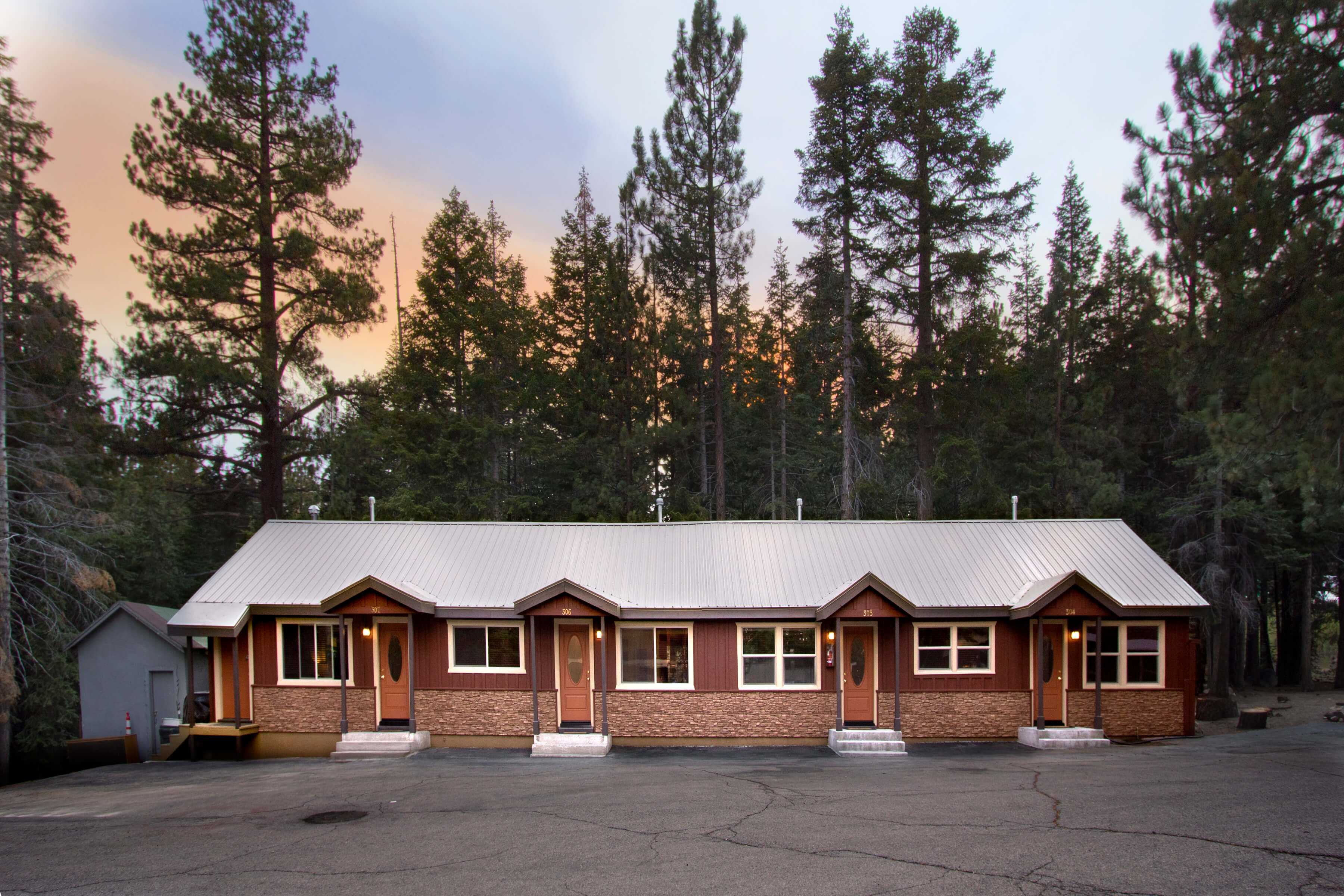 Home | Holiday Haus Motel and Hostel