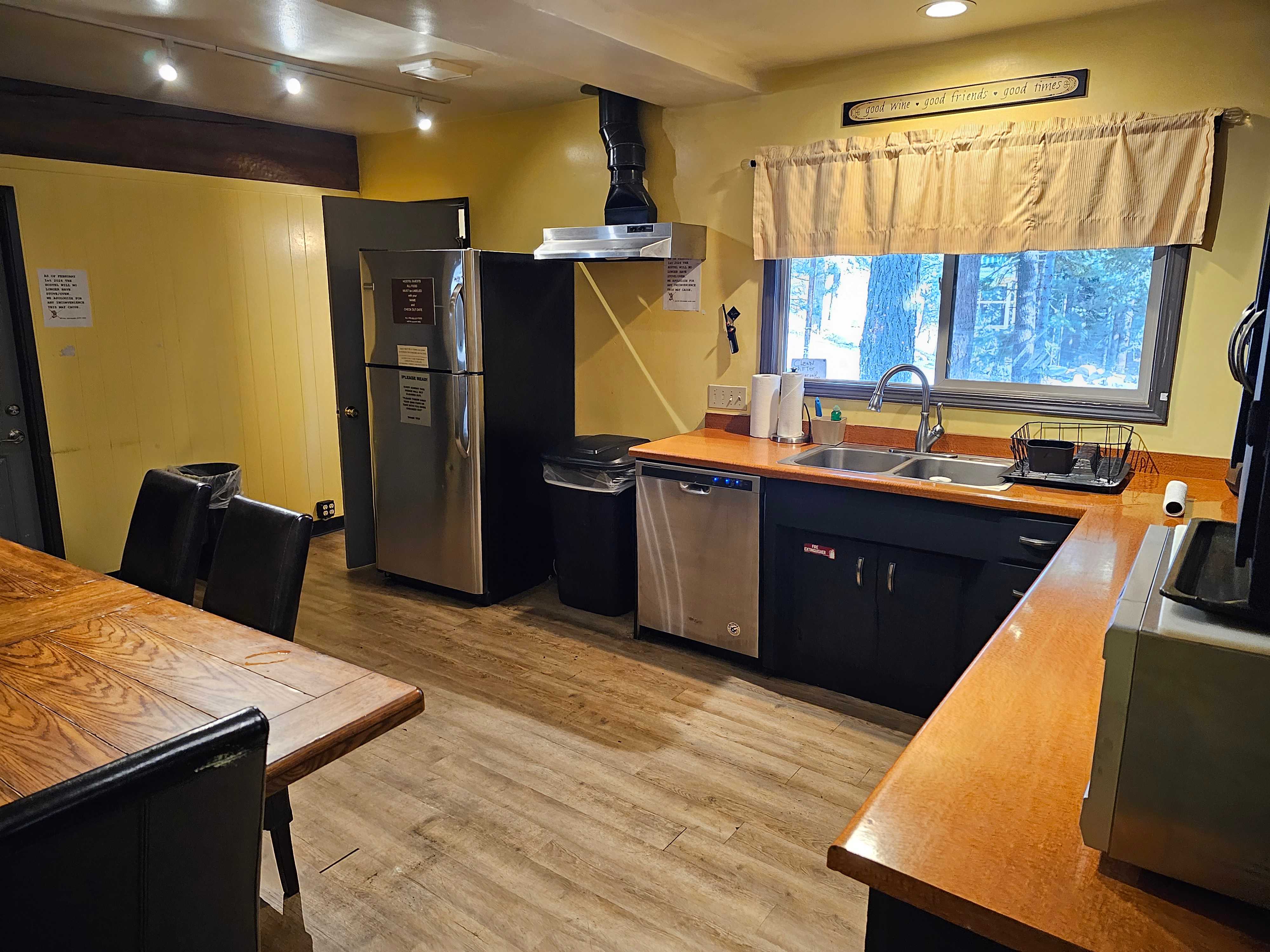 Home | Holiday Haus Motel and Hostel
